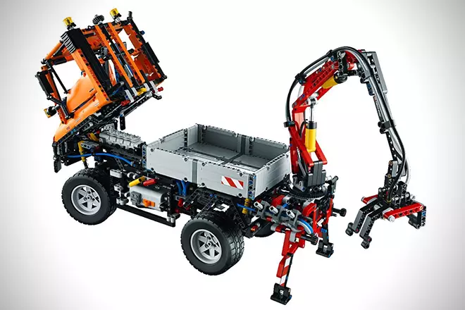 LEGO Technic Unimog U400 3