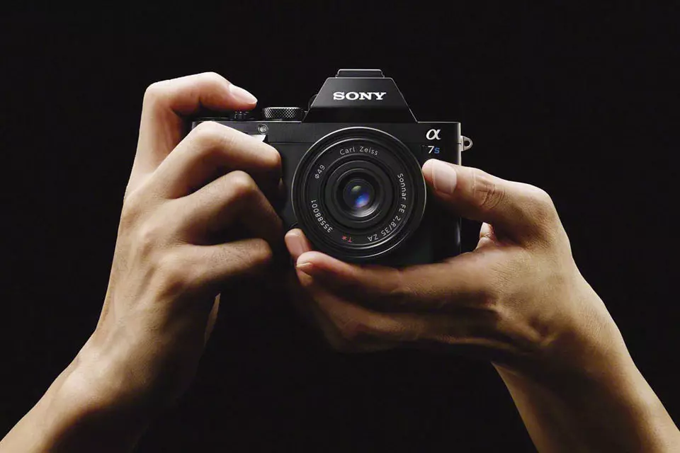 Sony Alpha a7S Mirrorless Digital Lub Koob Yees Duab