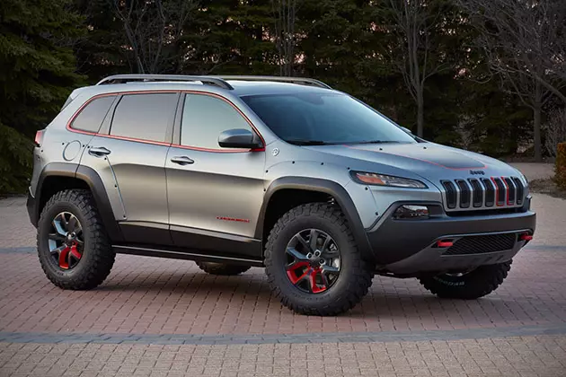 Jeep Cherokee Dakar er einn af sex hugmyndabílum sem þróaðir eru af