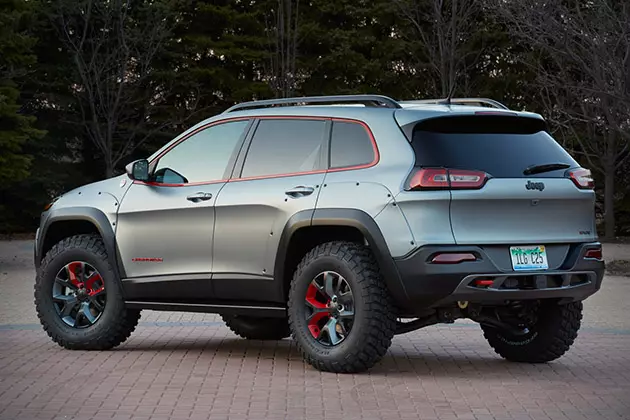 Jeep Cherokee Dakar er einn af sex hugmyndabílum sem þróaðir eru af