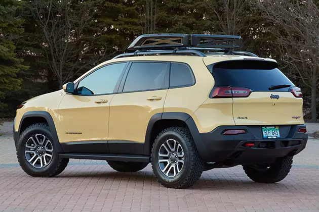 Jeep Cherokee Adventurer er einn af sex hugmyndabílum sem þróaðir eru