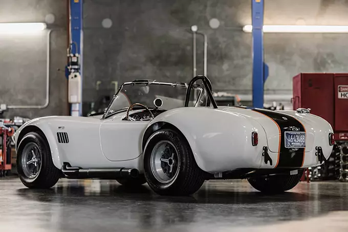 Hərrac Bloku: 1965 Shelby 427 S/C Cobra 'Sanksiya II' 20638_2