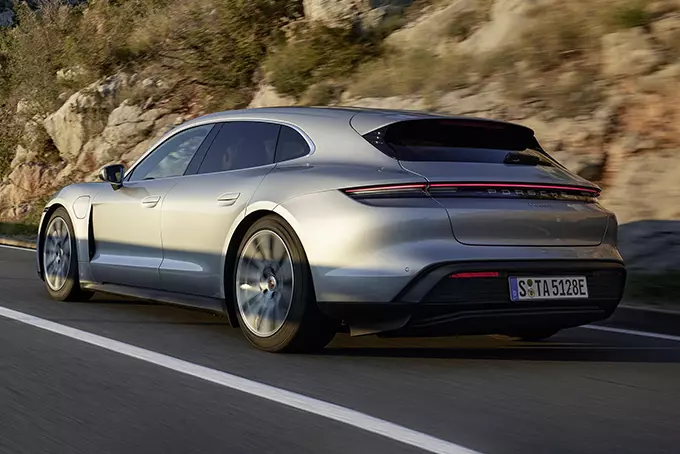 រថយន្ត Porsche Taycan Sport Turismo ឆ្នាំ 2022 20653_1