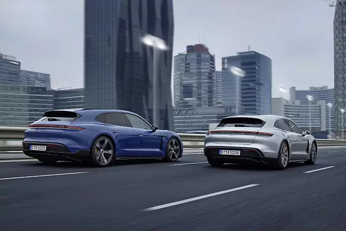 រថយន្ត Porsche Taycan Sport Turismo ឆ្នាំ 2022 20653_3