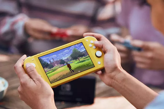 Nintendo Switch Lite 2067_3