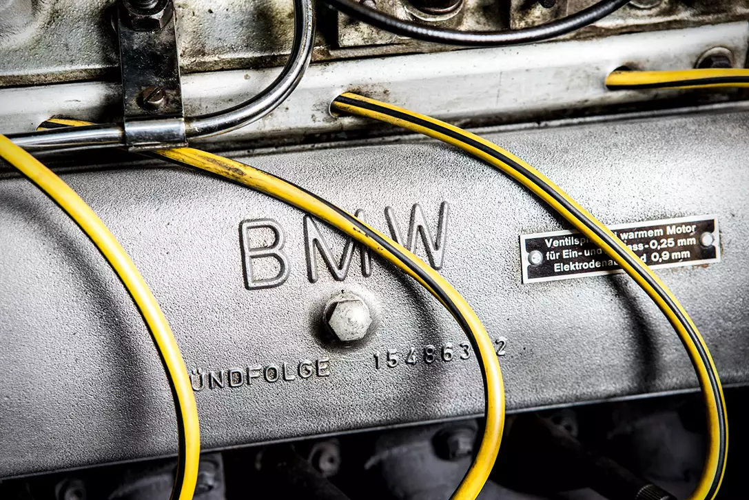 Auction Block: 1957 BMW 507 2068_8