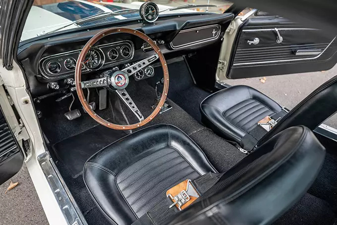 የጨረታ አግድ: ፓክስተን-የተሞላ 1966 Shelby Mustang GT350 20698_3