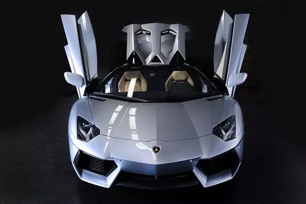 Lamborghini Aventador LP 700-4 Roadster (7)