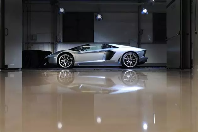 람보르기니 Aventador LP 700-4 로드스터 (4)