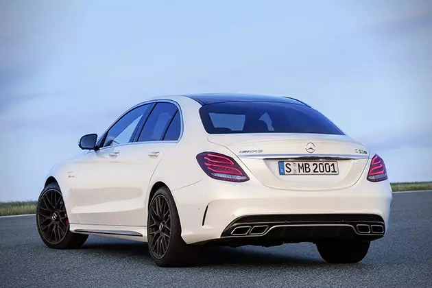 2015 مرسڈیز بینز C63 AMG 4