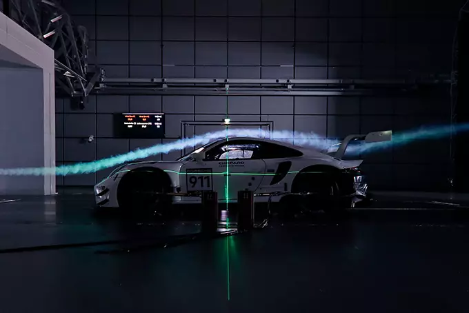 2019 Porsche 911 RSR Race Car 21056_4