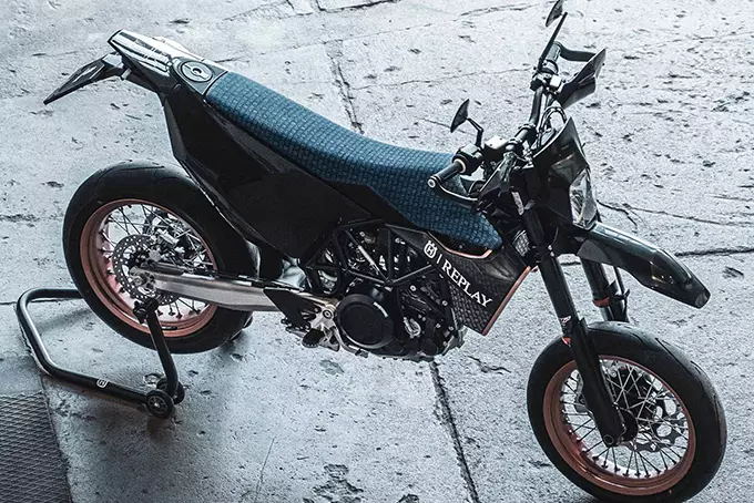 Husqvarna x REPLAY Custom 701 موٹر سائیکلیں۔ 21215_5