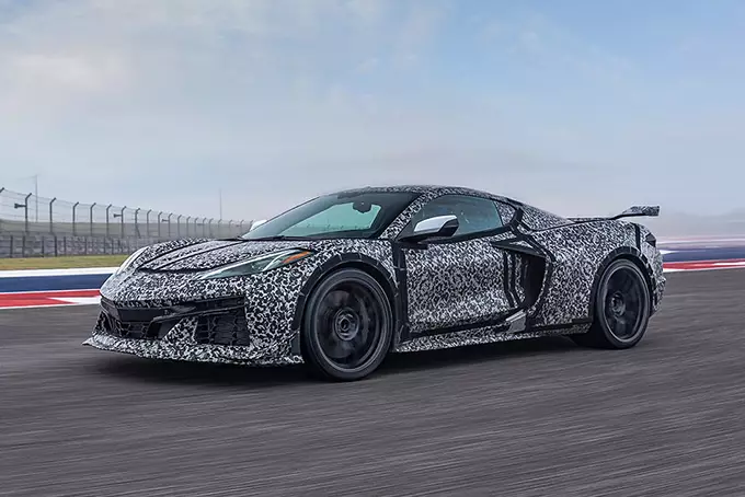 2023 Chevrolet Corvette Z06 Teaser 21353_1