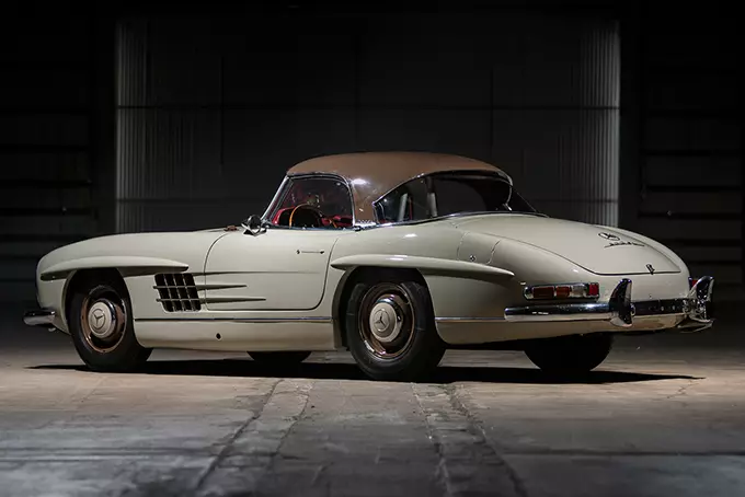 كىمئارتۇق سودىسى: 1957-يىلى بېنىز 300 SL Roadster 21357_2