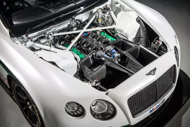 2014-es Bentley Continental GT3 5