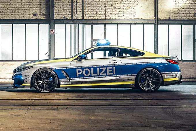 Policijski avto BMW M850i 2021, avtor AC Schnitzer 21709_1