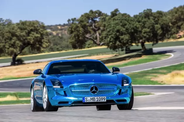 မြင်းကောင်ရေ 740 Mercedes-Benz SLS AMG လျှပ်စစ်စူပါကား (၅)စီး၊