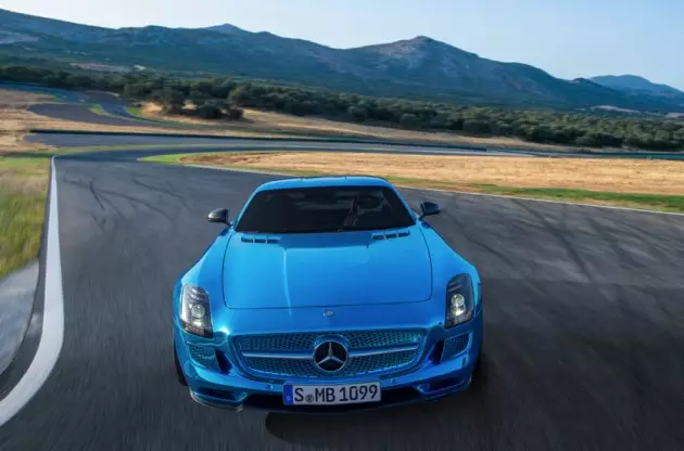 740 കുതിരശക്തിയുള്ള മെഴ്സിഡസ്-ബെൻസ് SLS AMG ഇലക്ട്രിക് സൂപ്പർകാർ (4)