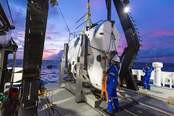 EYOS x Caladan Oceanic Mariana Trench Submersible Expedition 22015_1