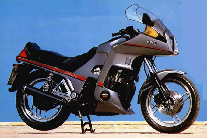 12 meilleures motos James Bond 22258_6