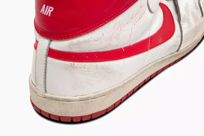 Michael Jordan's door het spel gedragen Nike Air Ship-sneakers 22289_3