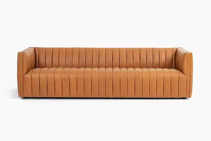 15 Qhov Zoo Tshaj Plaws Leather Sofas Yuav Hauv 2022 22339_11