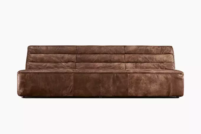 15 Qhov Zoo Tshaj Plaws Leather Sofas Yuav Hauv 2022 22339_13