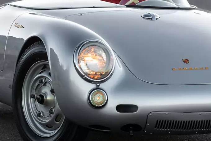 Fa'atautu'i poloka: 1955 Porsche 550 Spyder 22399_1