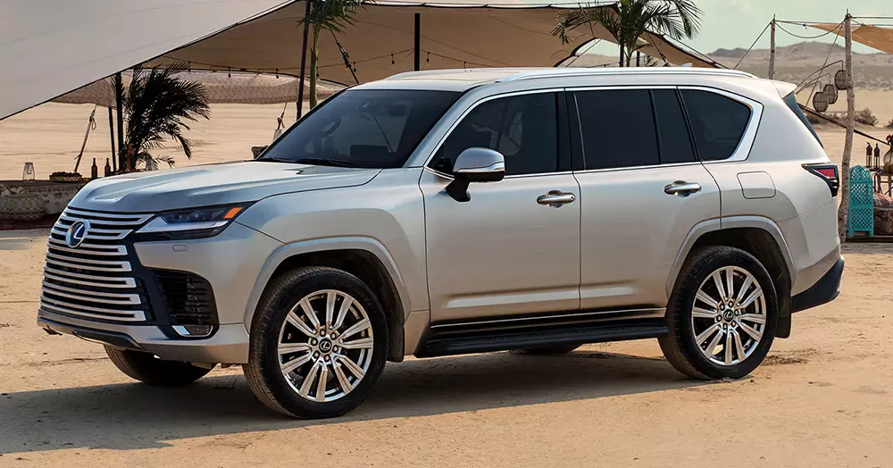 SUV Lexus LX 600 z roku 2022