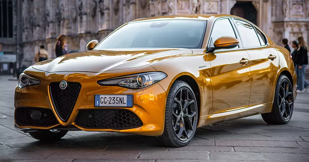 2022 Alfa Romeo Giulia ve Stelvio GT Junior