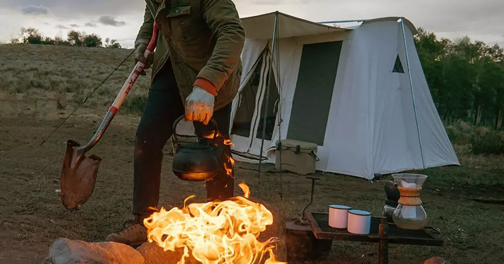 15 Labing Maayo nga Mga Piraso sa Vintage-Style nga Camping Gear