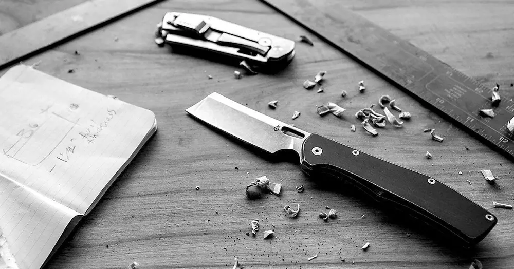 12 најдобри EDC ножеви под 50 долари во 2022 година