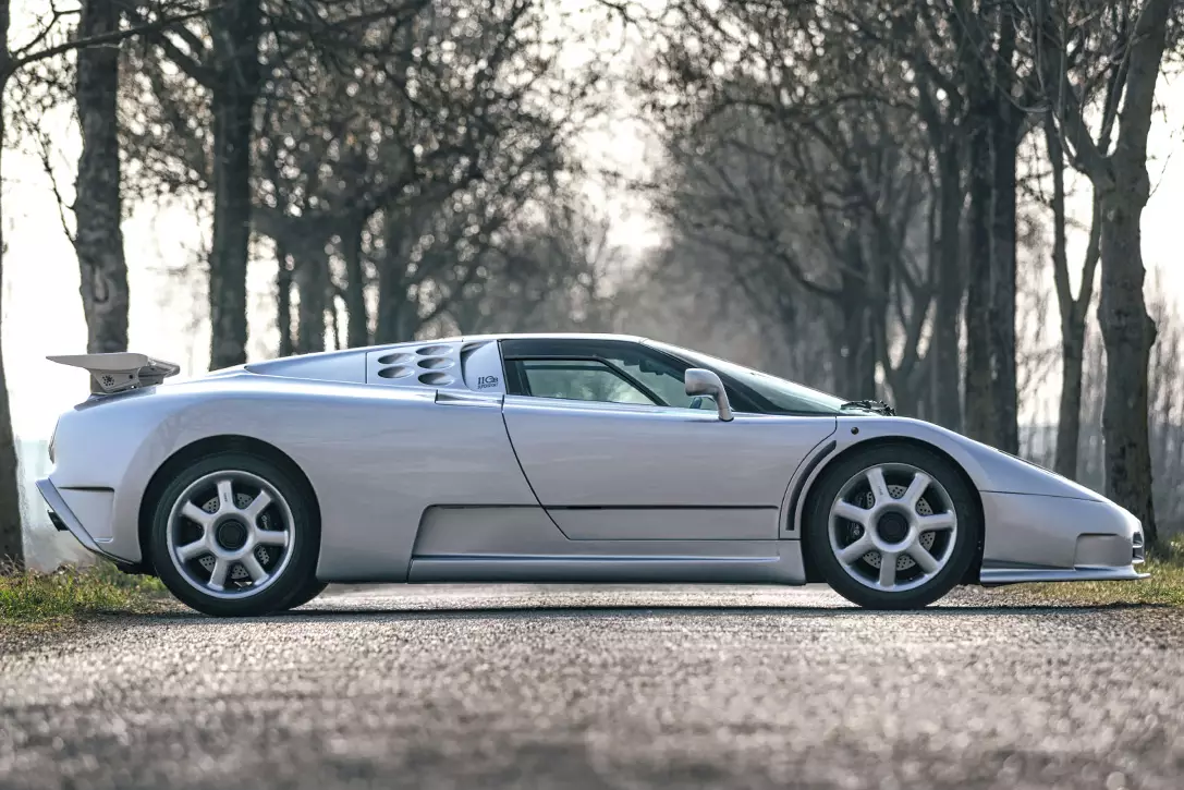 Bugatti EB110 SS del 1995 2323_2