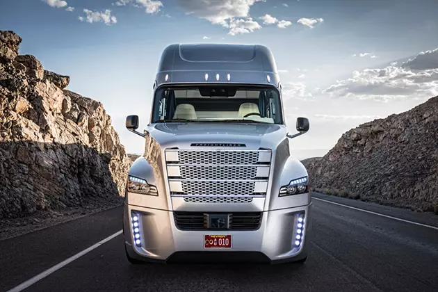 Freightliner Inspiracja Samojezdna ciężarówka 2