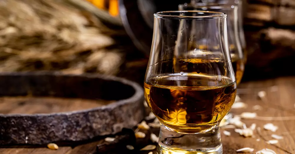 10 Labing Mahal nga Whisky nga Nabaligya