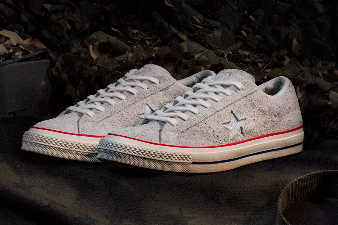 დაუმარცხებელი x Converse One Star Ox Sneakers 2742_1