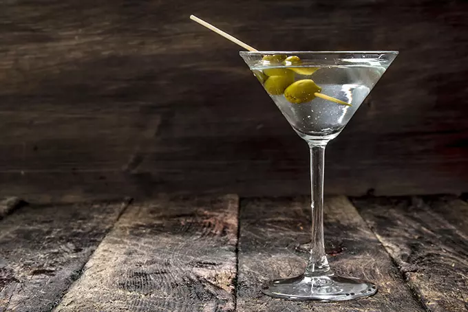 30 de cocktail-uri clasice pe care fiecare bărbat ar trebui să le cunoască 283_19