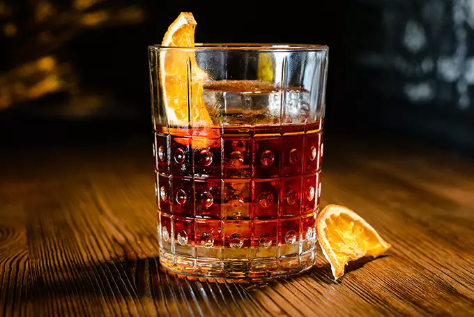 30 de cocktail-uri clasice pe care fiecare bărbat ar trebui să le cunoască 283_23