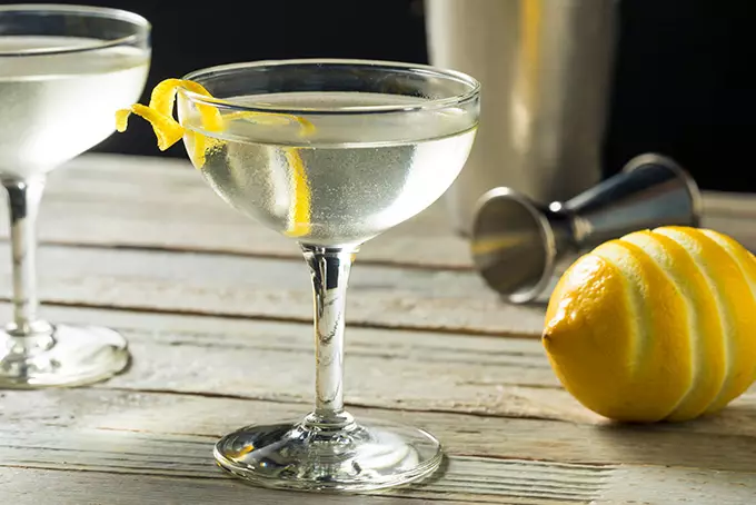 30 de cocktail-uri clasice pe care fiecare bărbat ar trebui să le cunoască 283_34