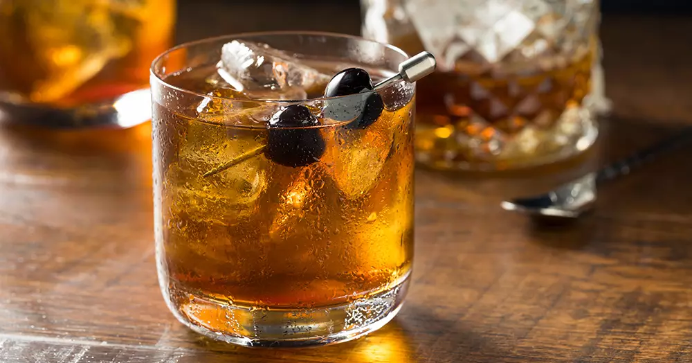 13 typer cocktailglas til din hjemmebar