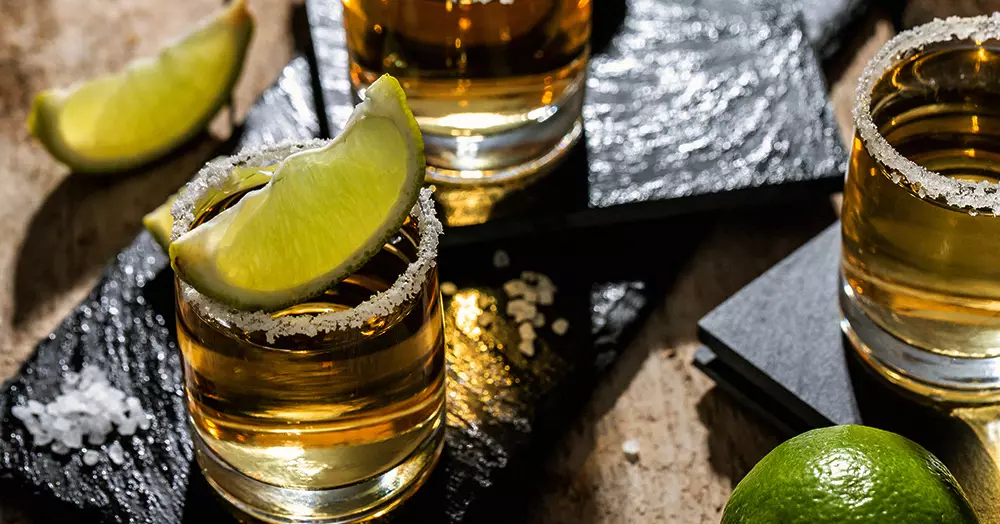 15 Tequila Gorau i Yfed yn 2022
