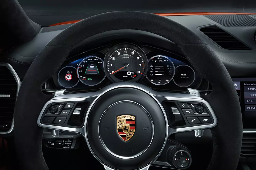 2020 Porsche Cayenne Coupe 3069_4