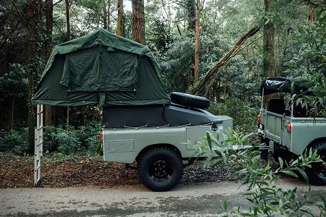 1982 Land Rover Series 3 yokhala ndi Camping Trailer 4