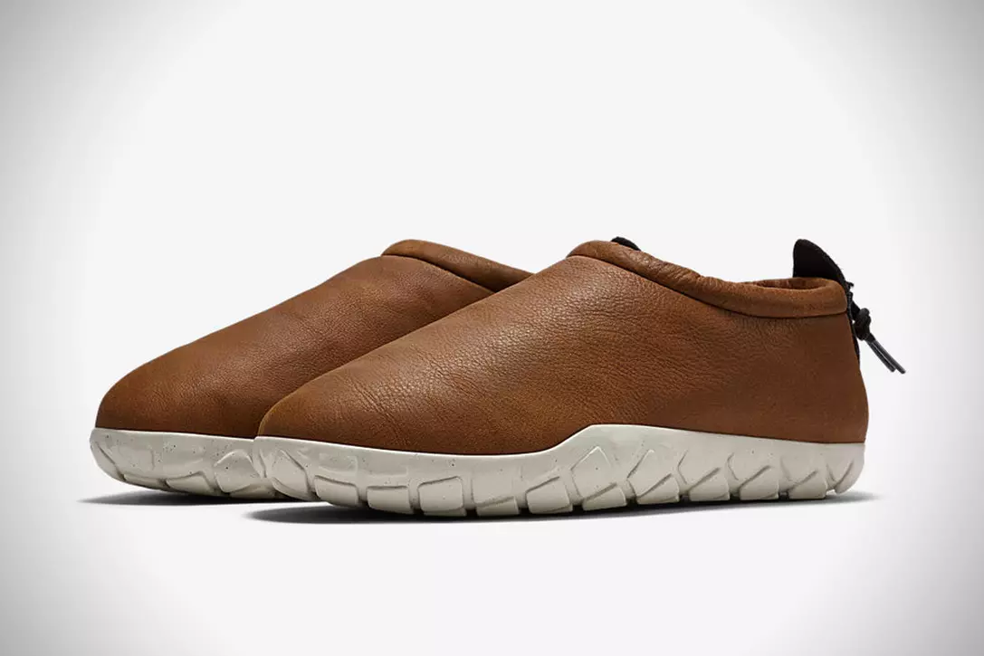 Nike Moc Bomber konjak 1