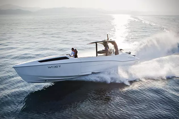 Wider 42 Transformer Yacht 2