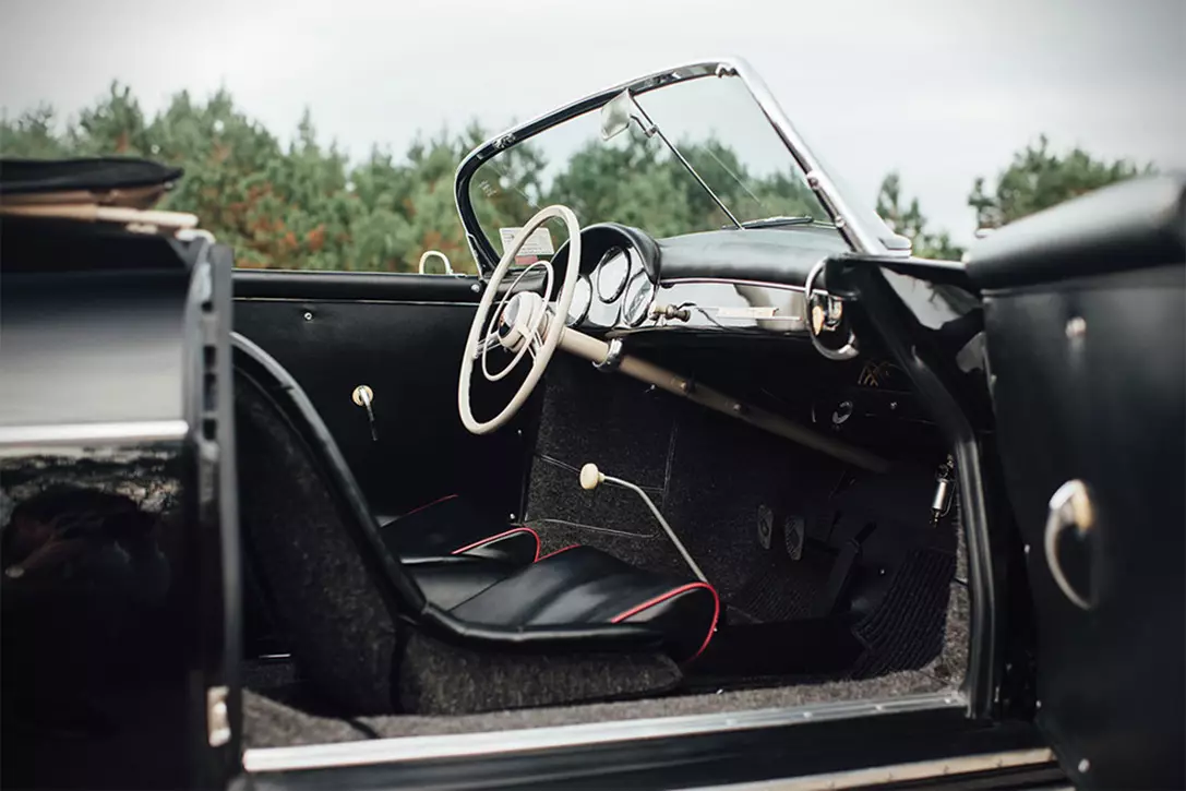 Аўкцыённы блок - 1957 Sport Speedster 2