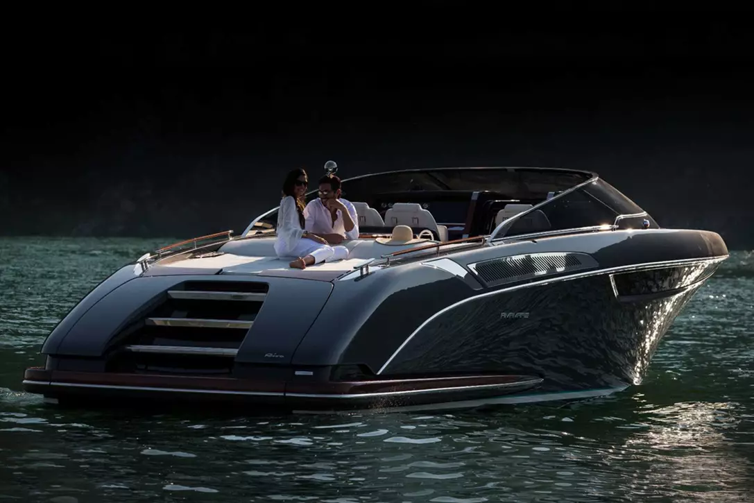 Хуткасны катэр Riva Rivamere 13