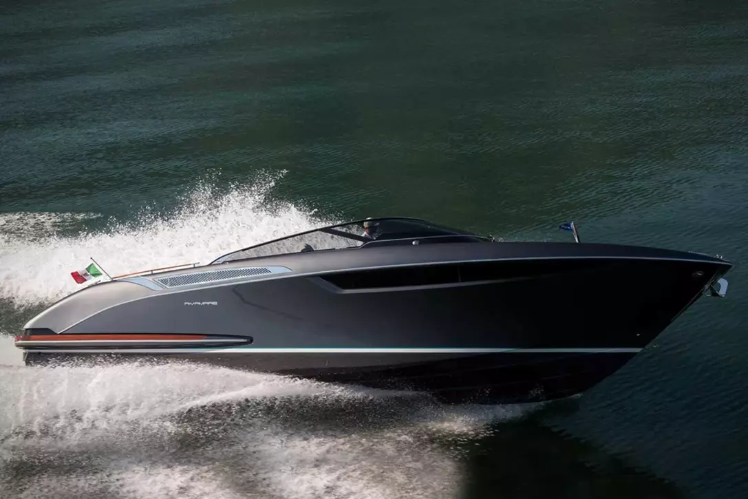 Хуткасны катэр Riva Rivamere 6