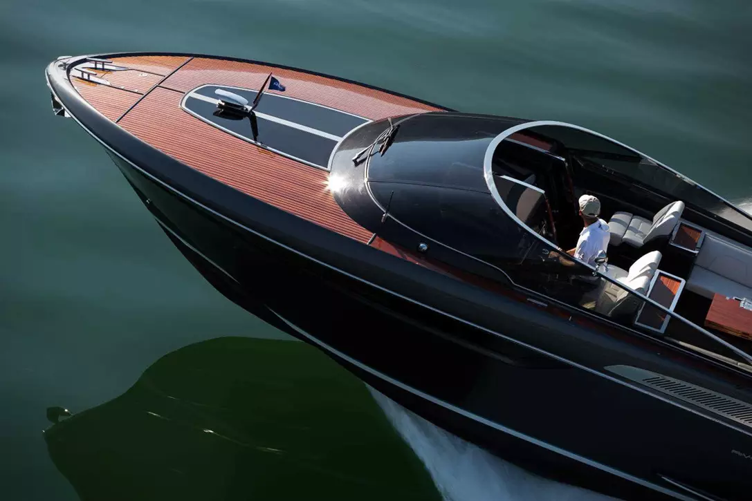 Хуткасны катэр Riva Rivamere 7