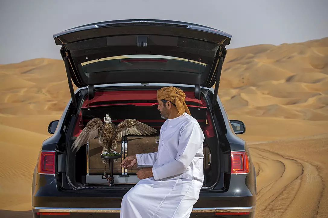 Bentley Bentayga Falconry 3909_5